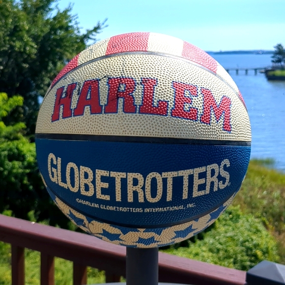 Spalding | Other | Harlem Globetrotters Autographed Souvenir Basketball ...